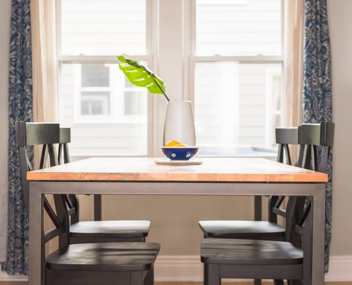 Round vs Rectangular Dining Table, Which One You Choose?